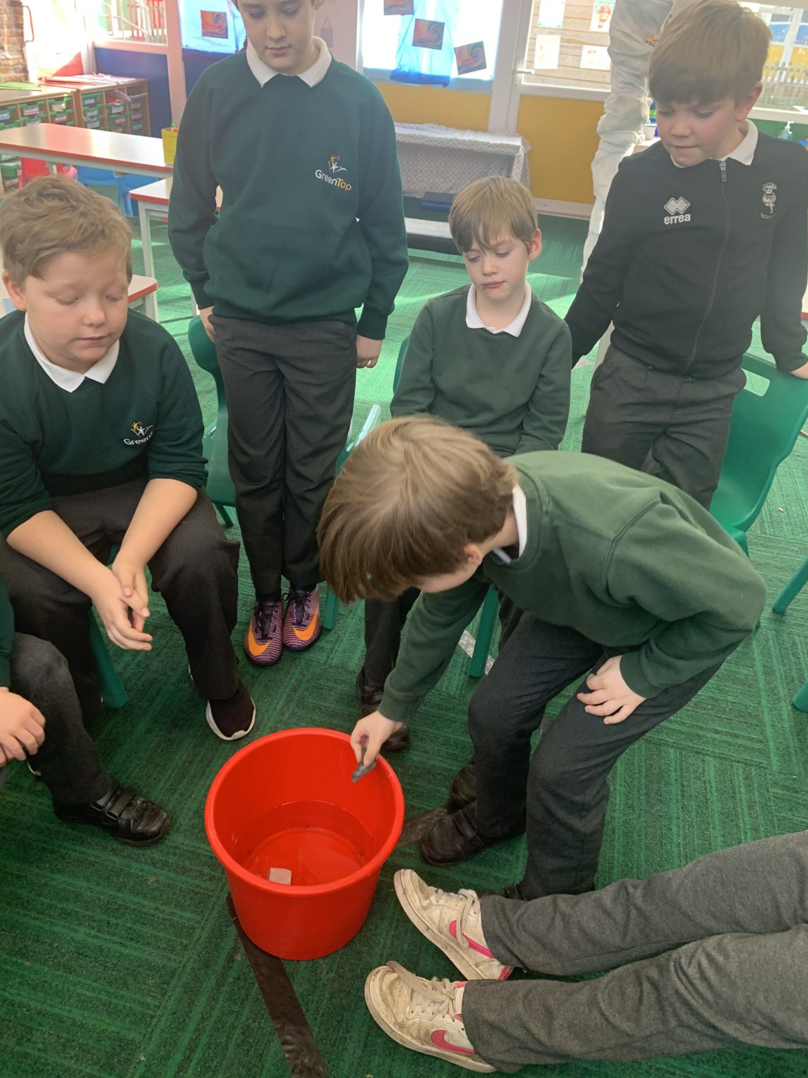 Comparing and grouping rocks | Green Top School