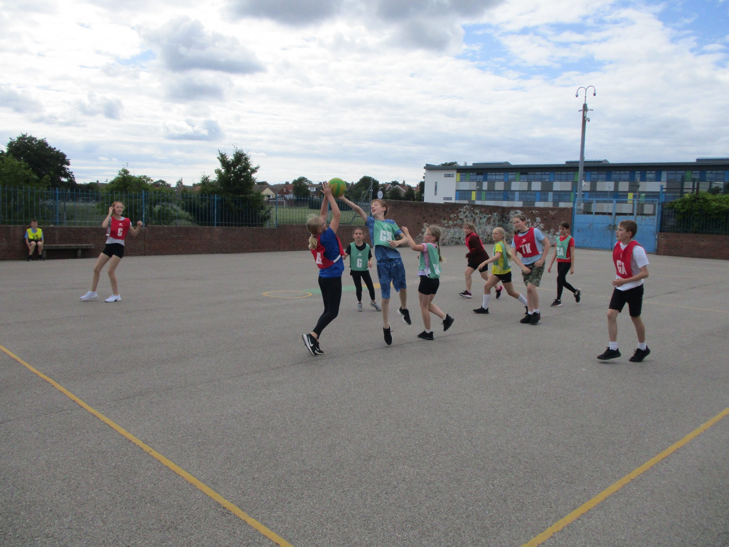 High 5 Netball Friendly | Mortimer Primary School