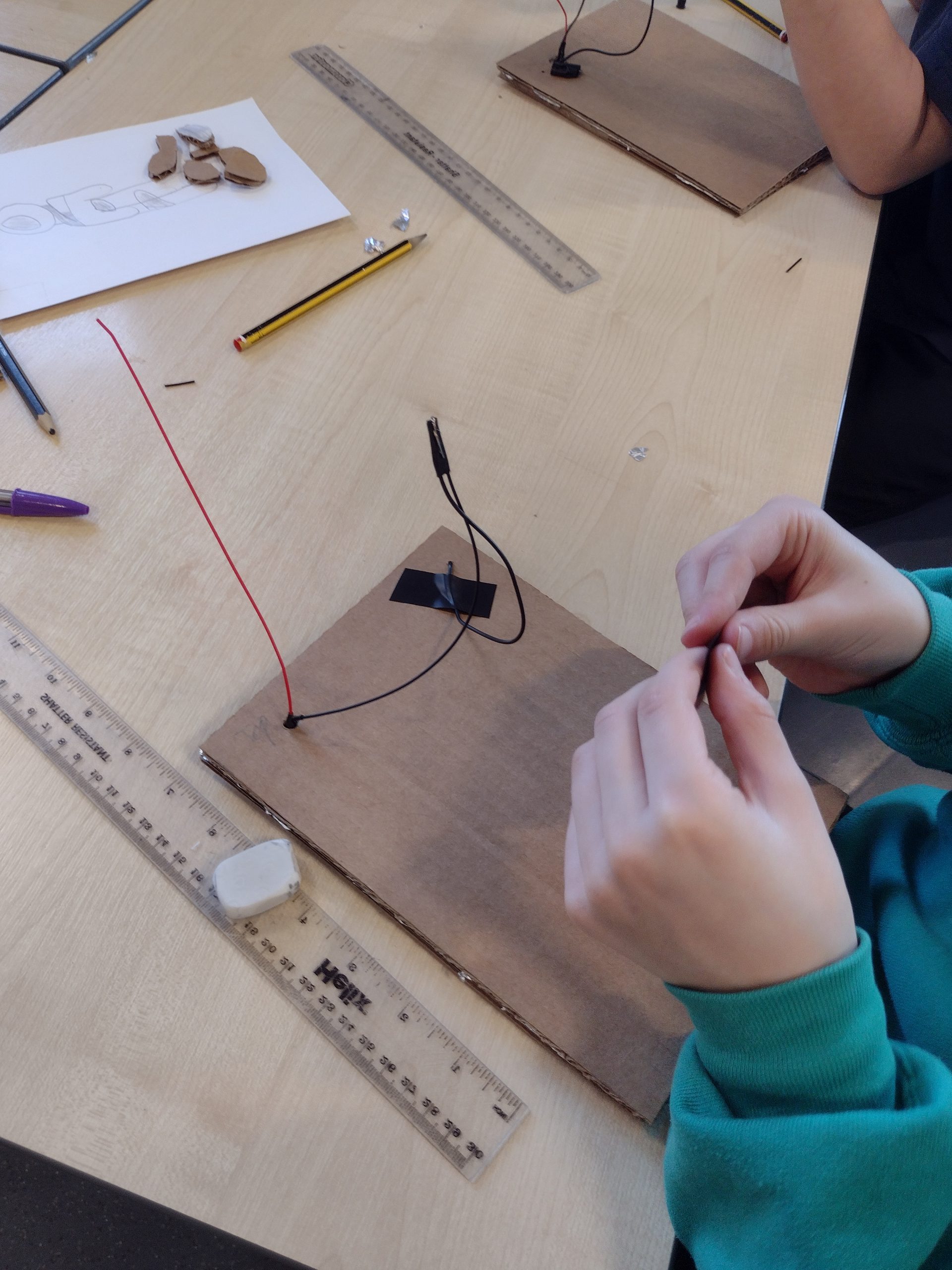 MAKING AN ELECTRICAL GAME | Christopher Pickering Primary School