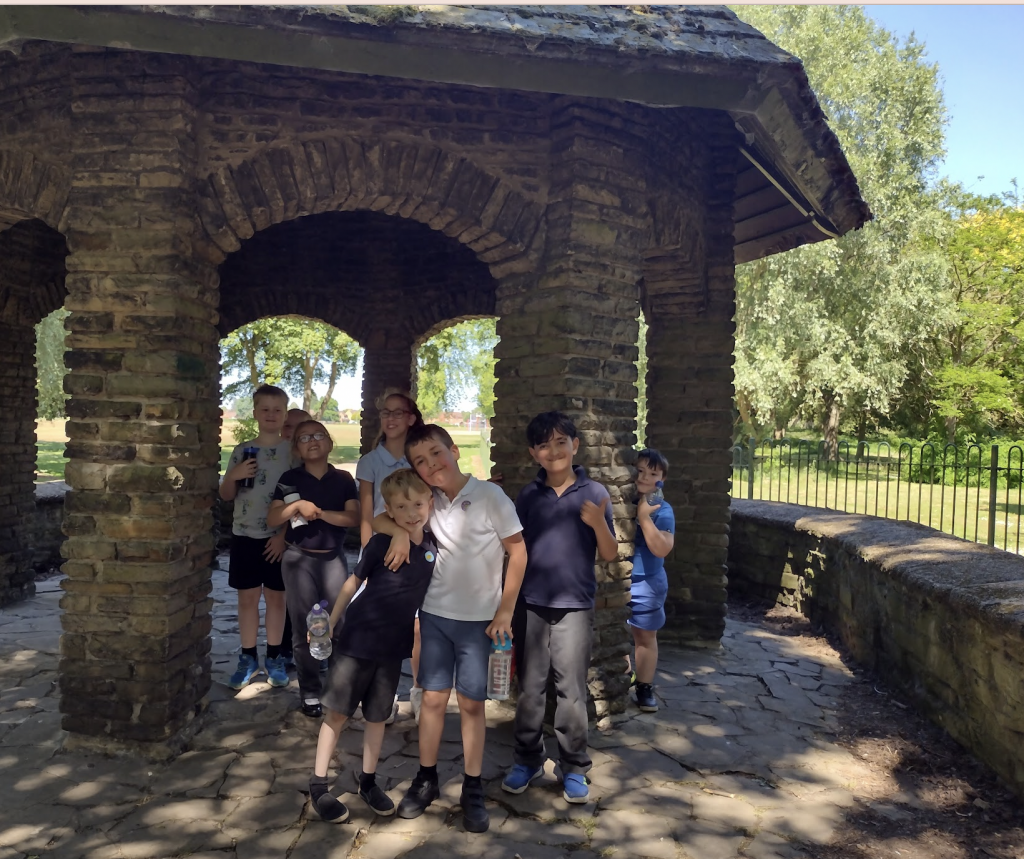 Mrs Hebden’s HUB class visit to the Aviary | Christopher Pickering ...