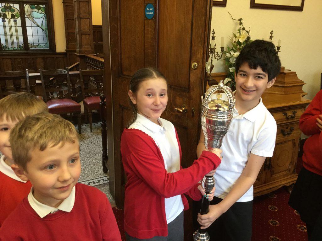 School council visit Jarrow Town Hall. | Biddick Hall Junior School