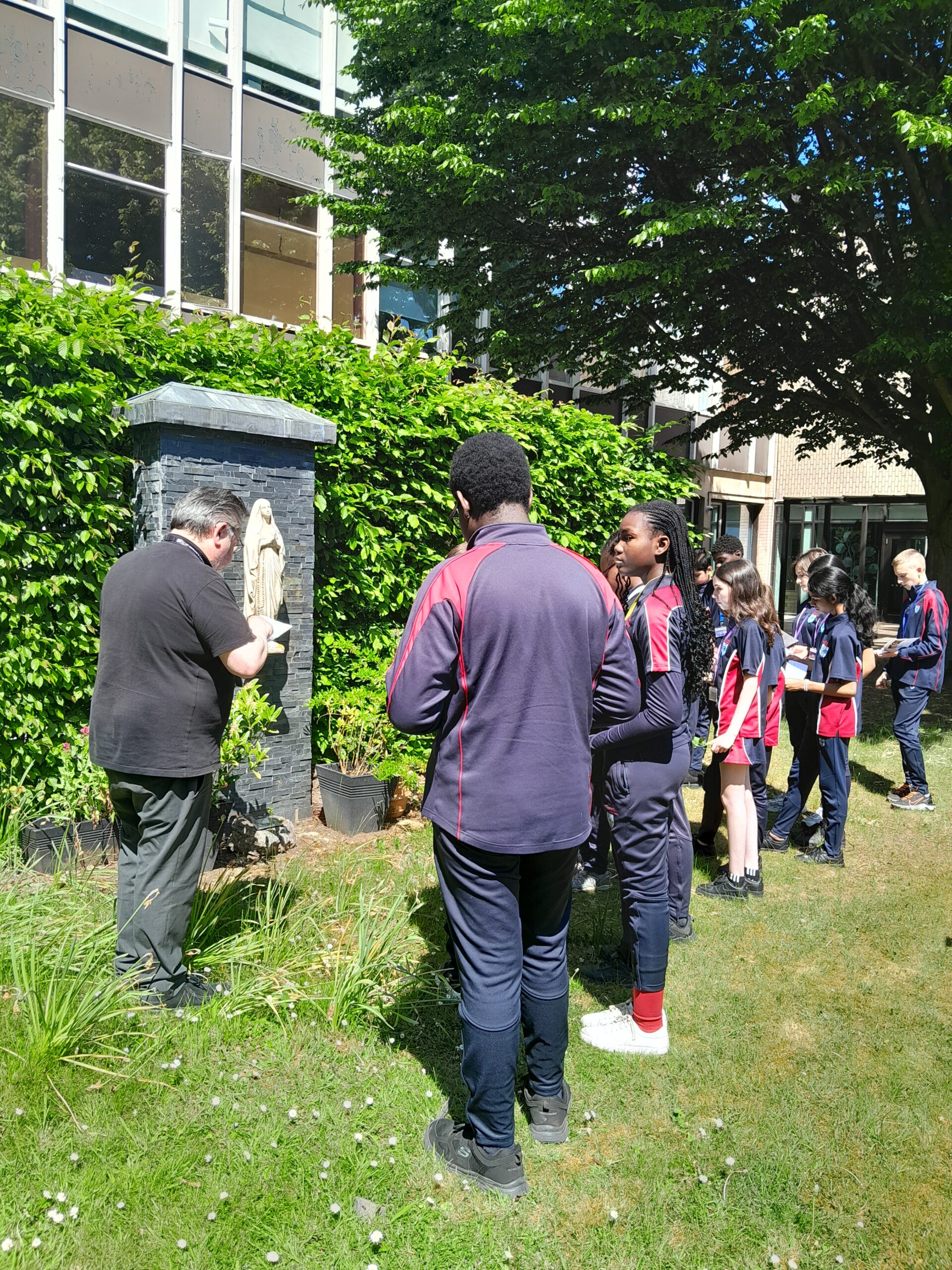 St Ed’s Chaplaincy Team Crown Mary as “Queen of the May” | St Edmund's ...