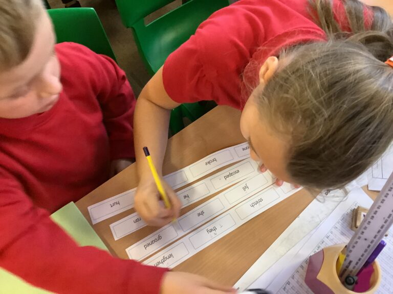 Building single clause sentences | Carcroft School