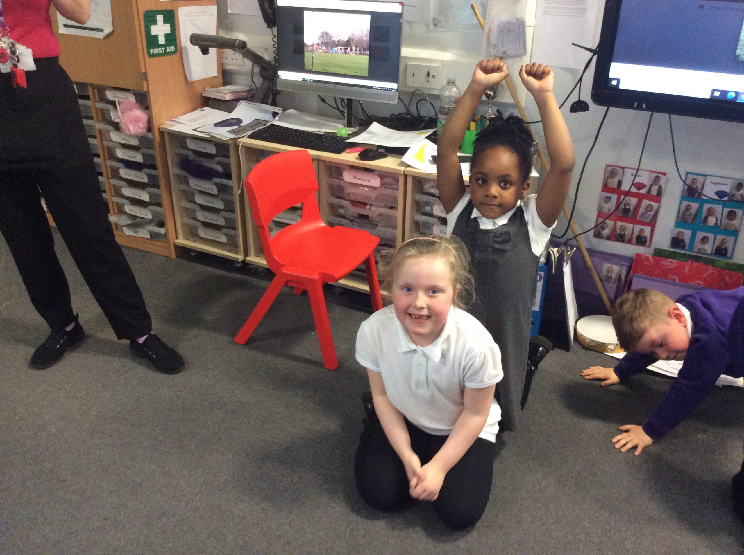1 Red are making music | Hebburn Lakes Primary School